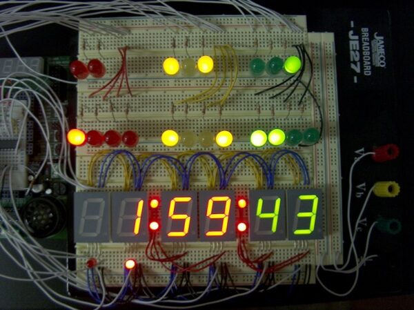 Binary / Digital Clock – Savage///Circuits